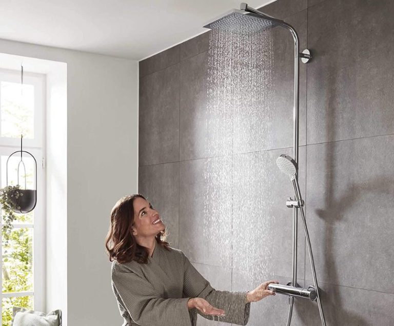 How Much Water Does a Shower Use? - Perfect Bathroom